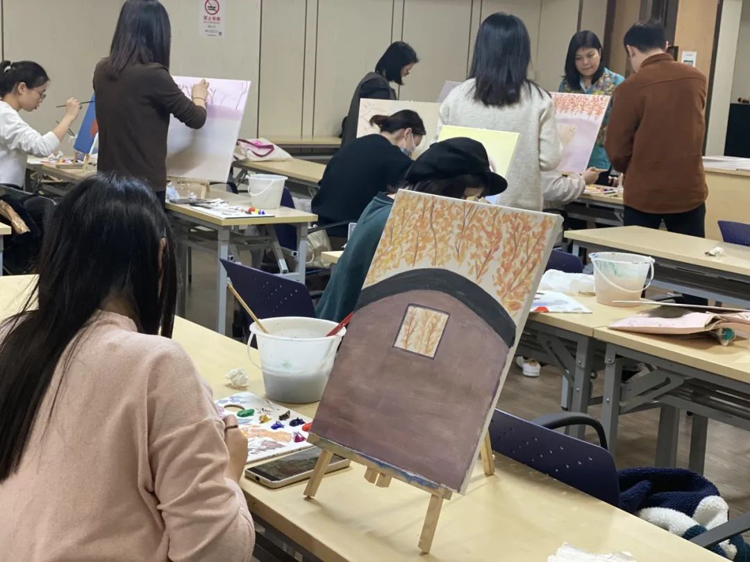 普陀区深受年轻人喜爱的“老年大学”正式结课！明年再相见_普陀要闻_上海市普陀区人民政府